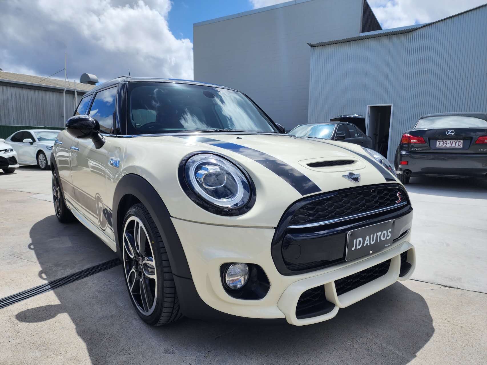 Stock--JD Auots - Used car dealer